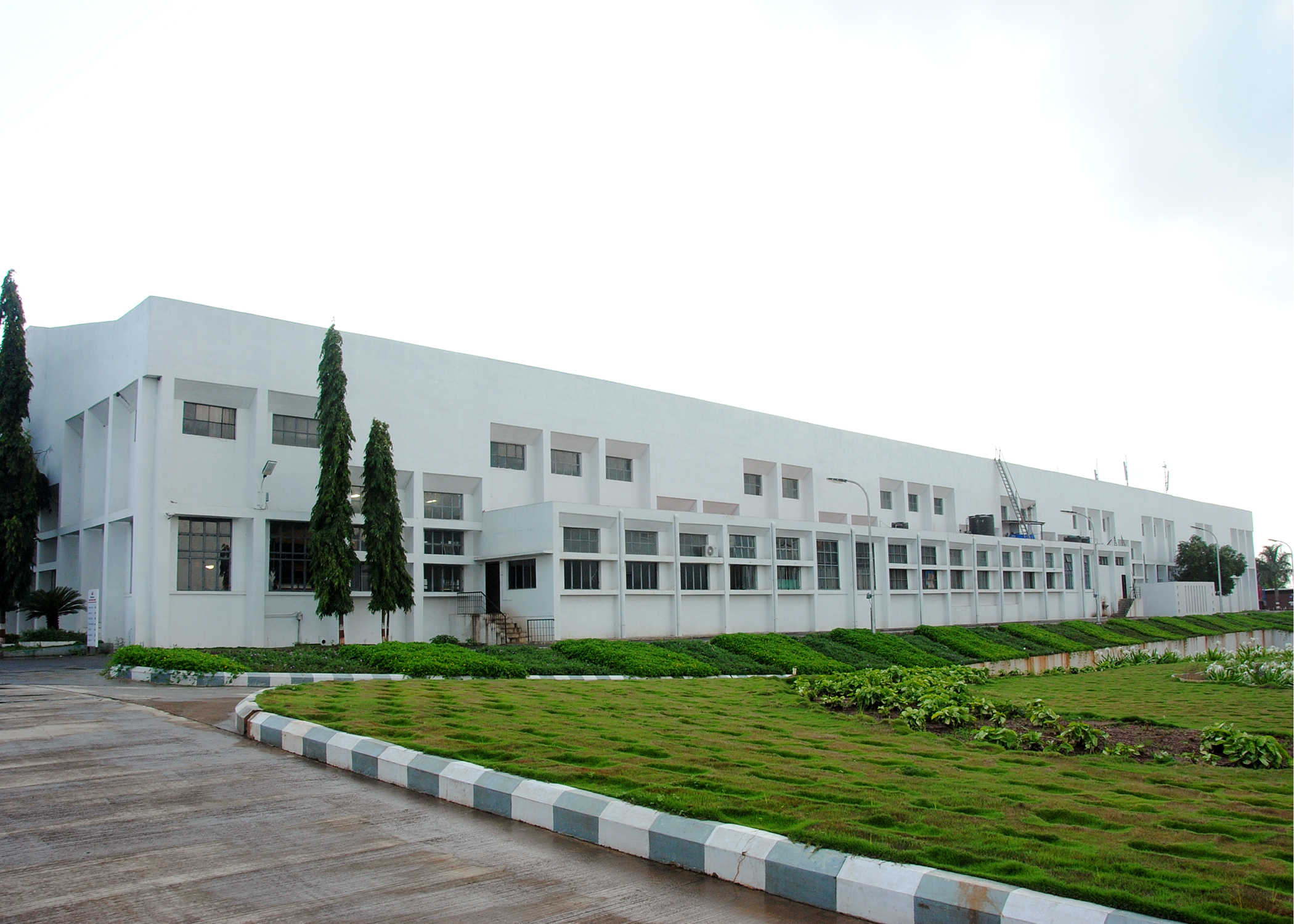 Who We Are | Mahindra Accelo