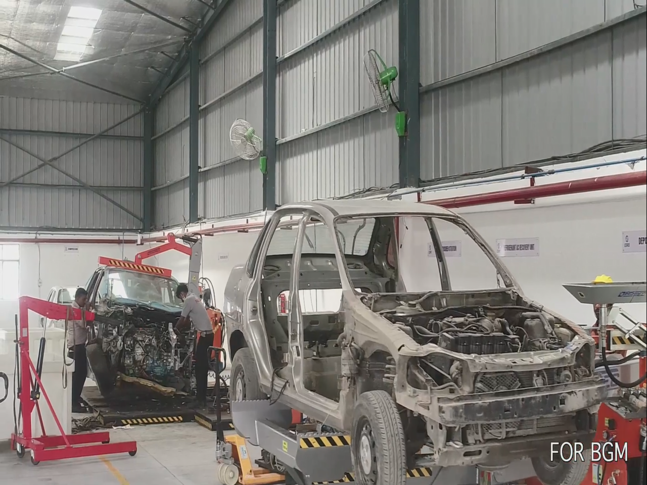 Home | Mahindra Accelo