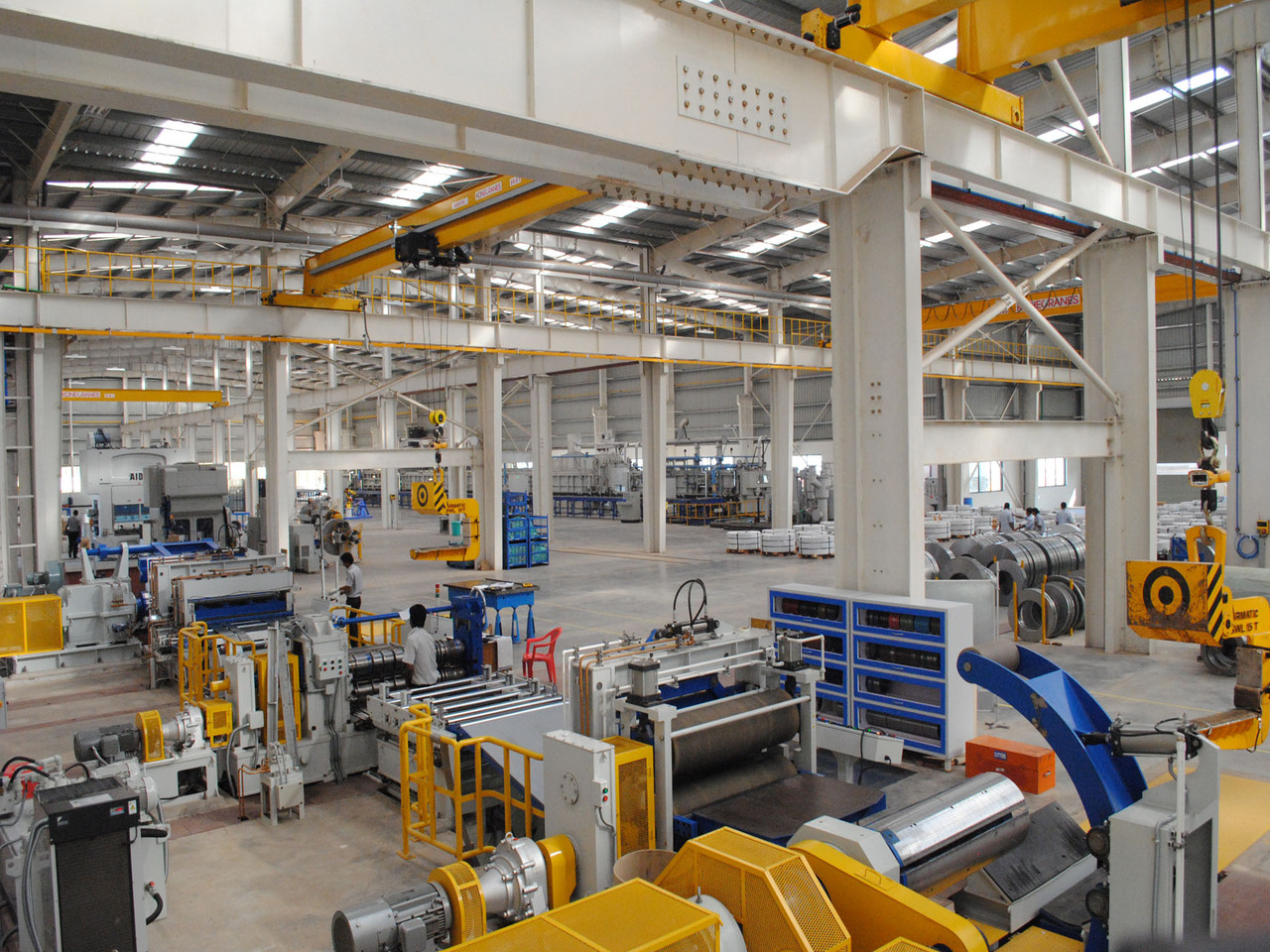 Home | Mahindra Accelo